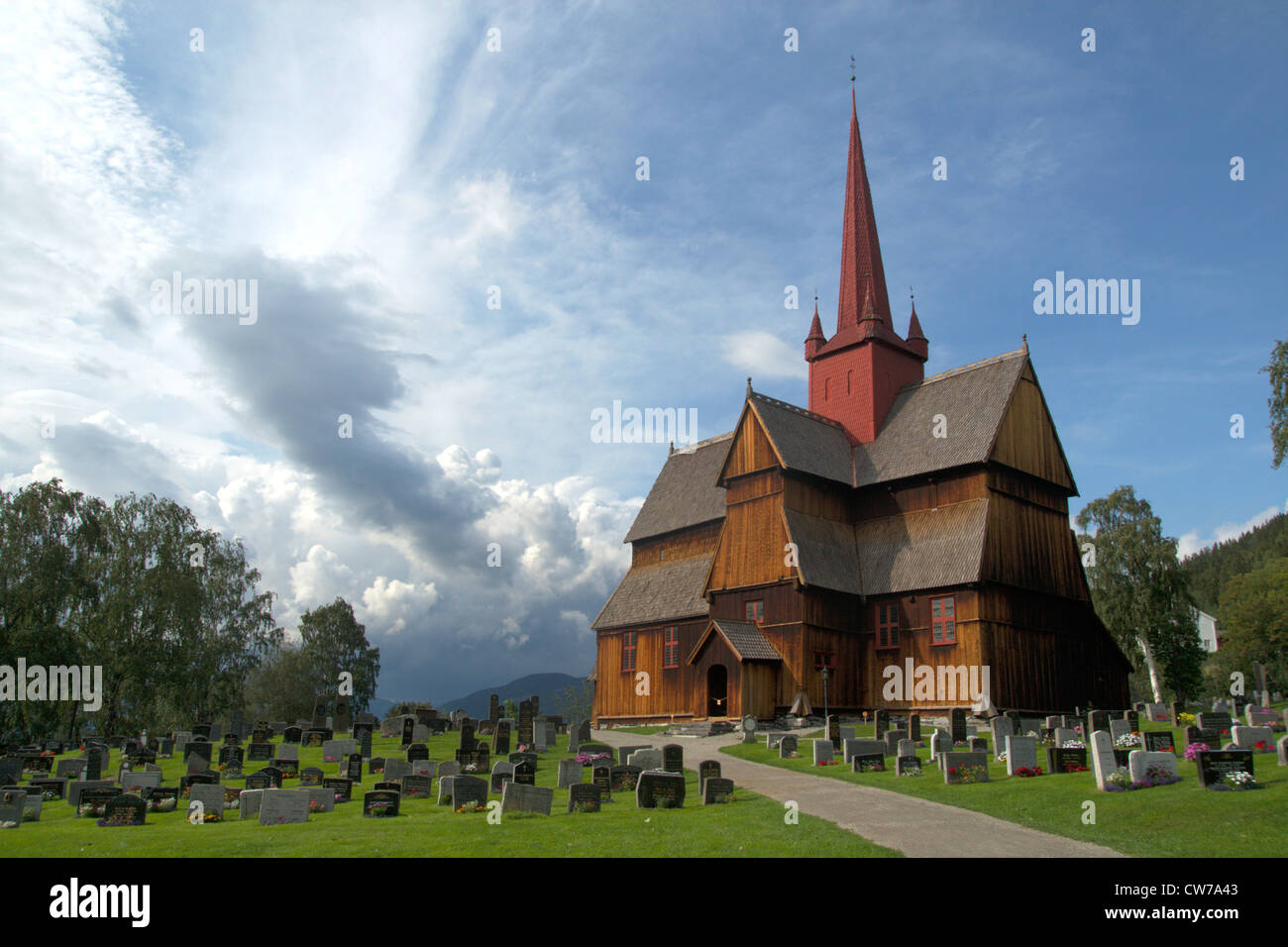 Stave church Ringebu with graveyard, Norway, Ringebu Stock Photo - Alamy