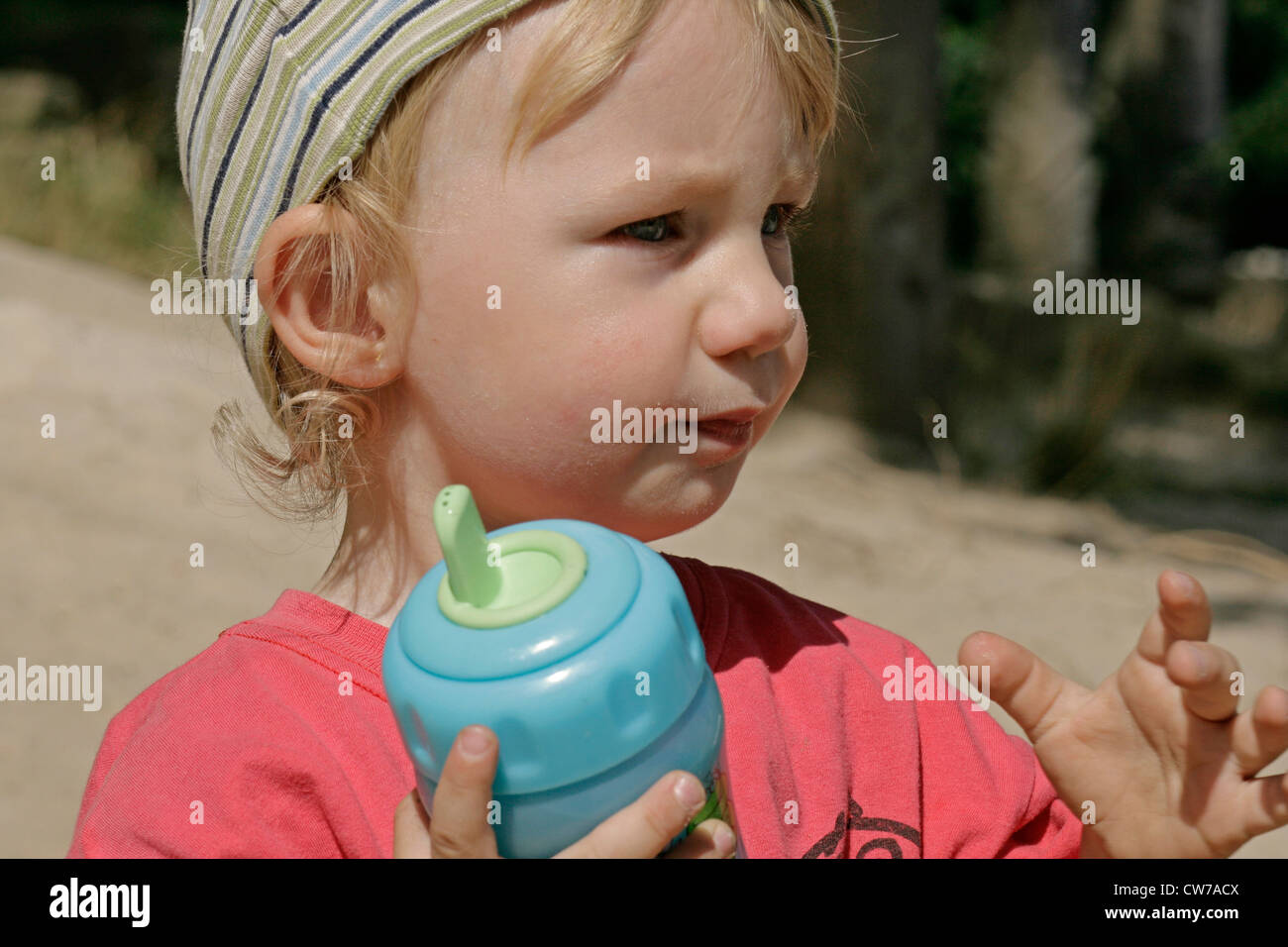 Beanie boys hi-res stock photography and images - Alamy