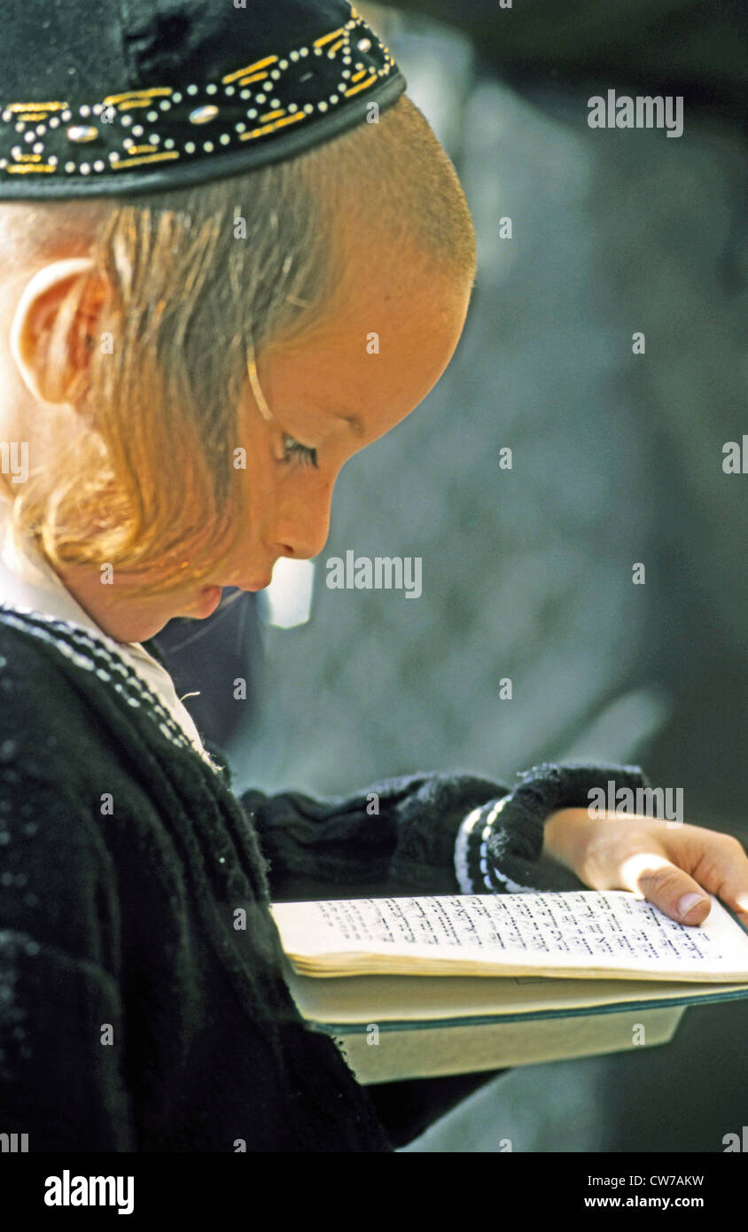 orthodox jewish boy praying at Western Wall, Israel, Jerusalem Stock ...