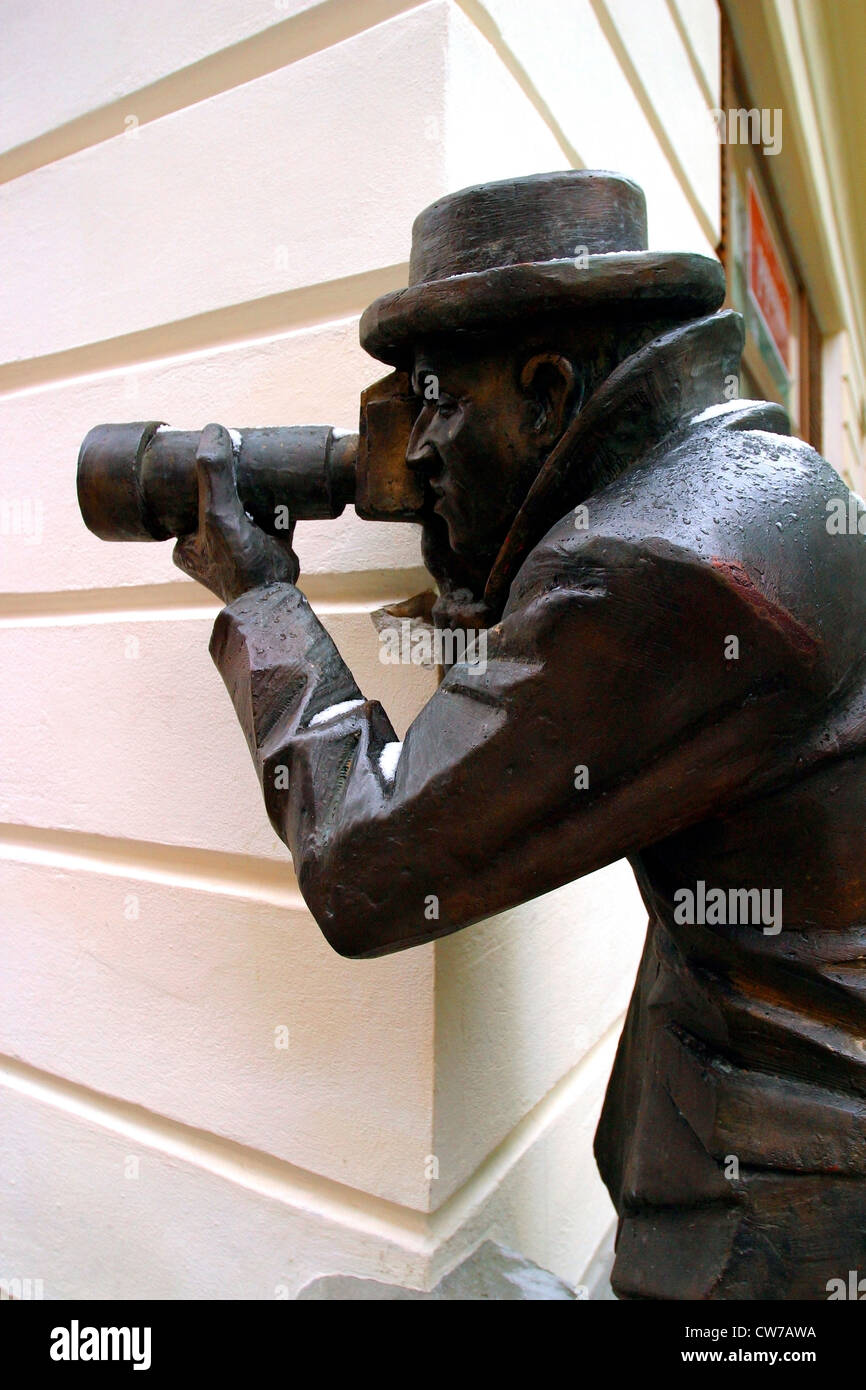 Statue of photographer hi-res stock photography and images - Alamy