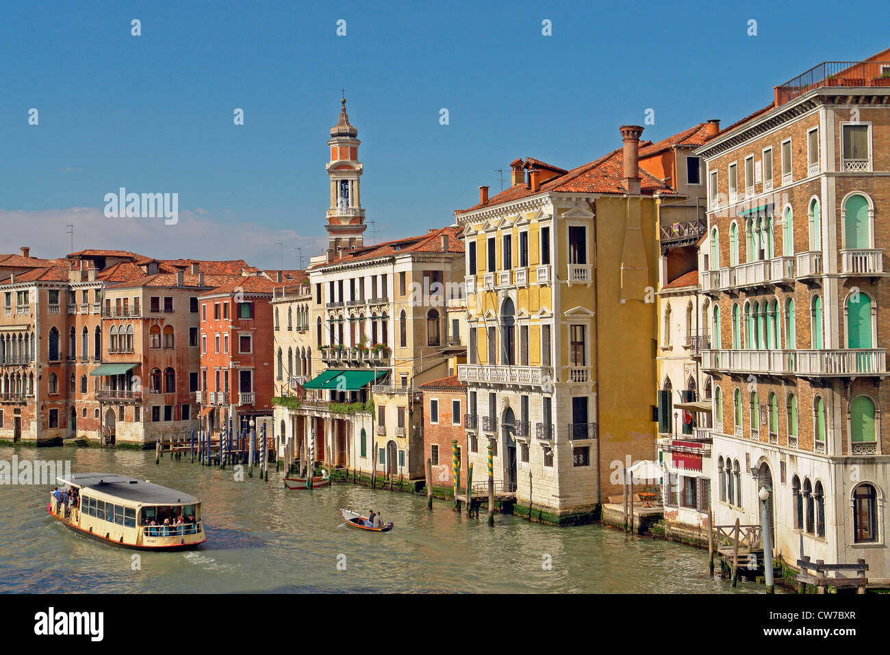 Canale grande with ferry boat hi-res stock photography and images - Alamy