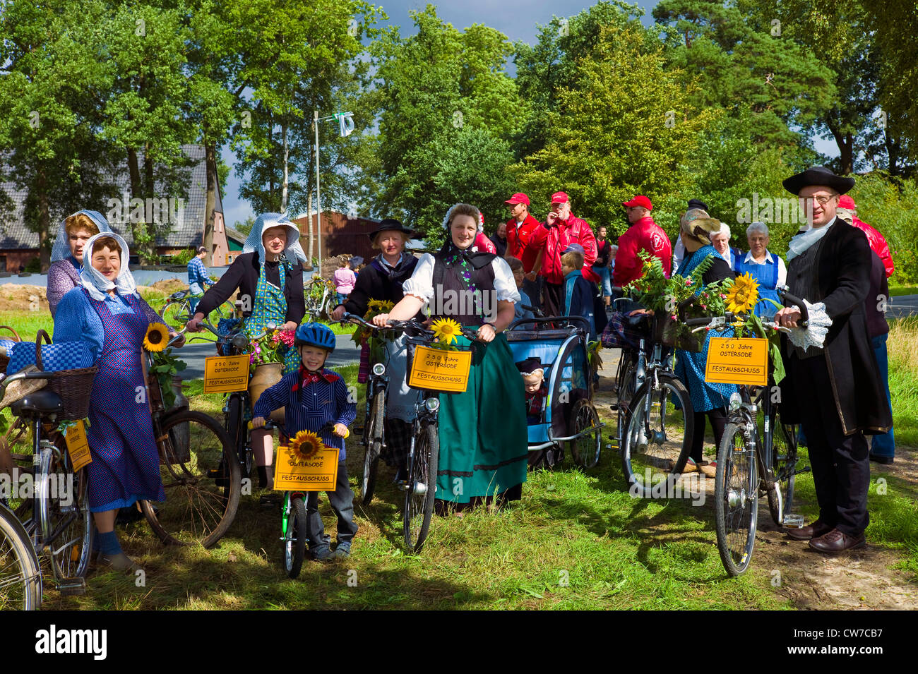festival procession 250 years ostersode, women in traditional wear ...