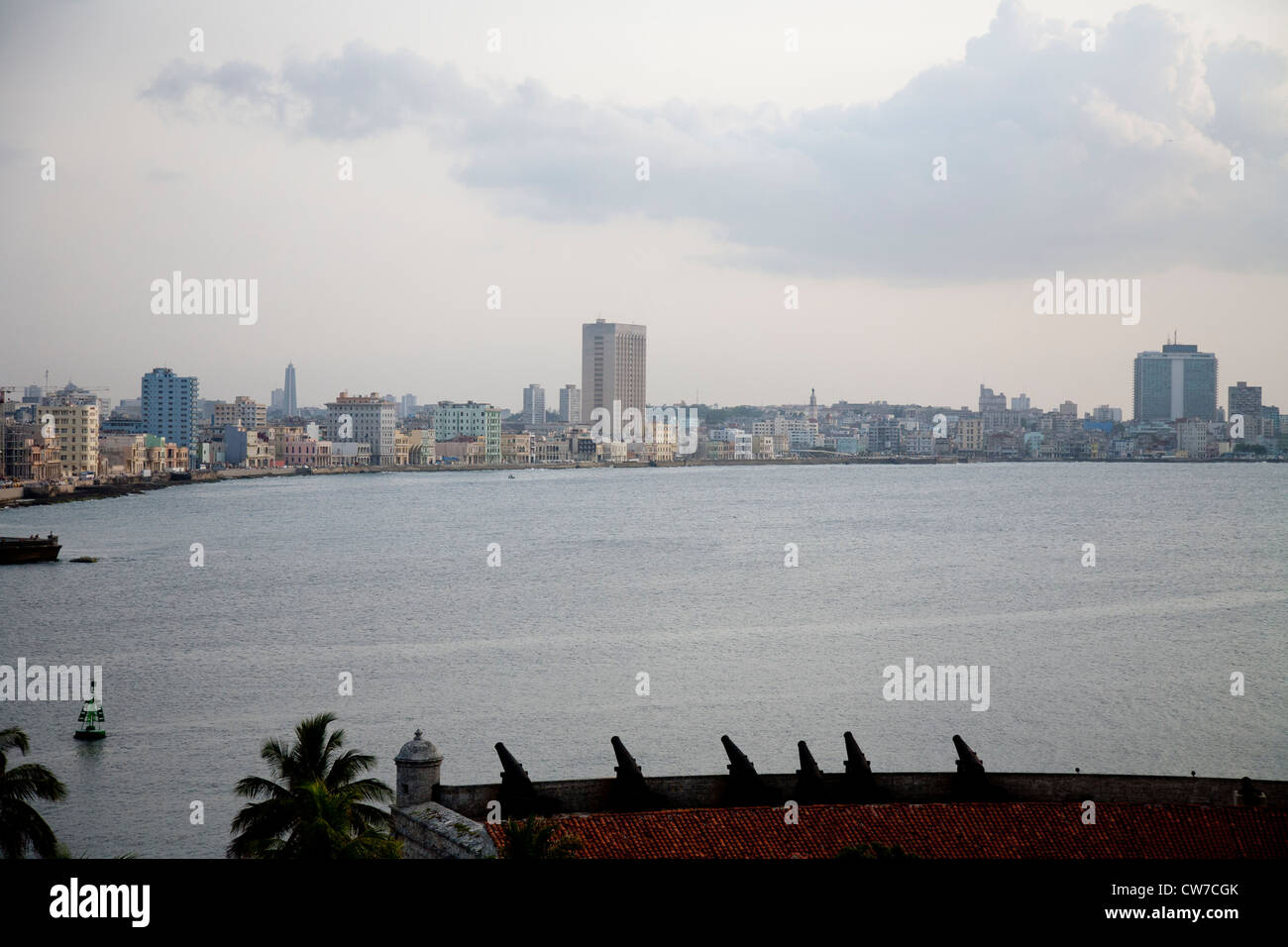 Havana bay skyline hi-res stock photography and images - Alamy