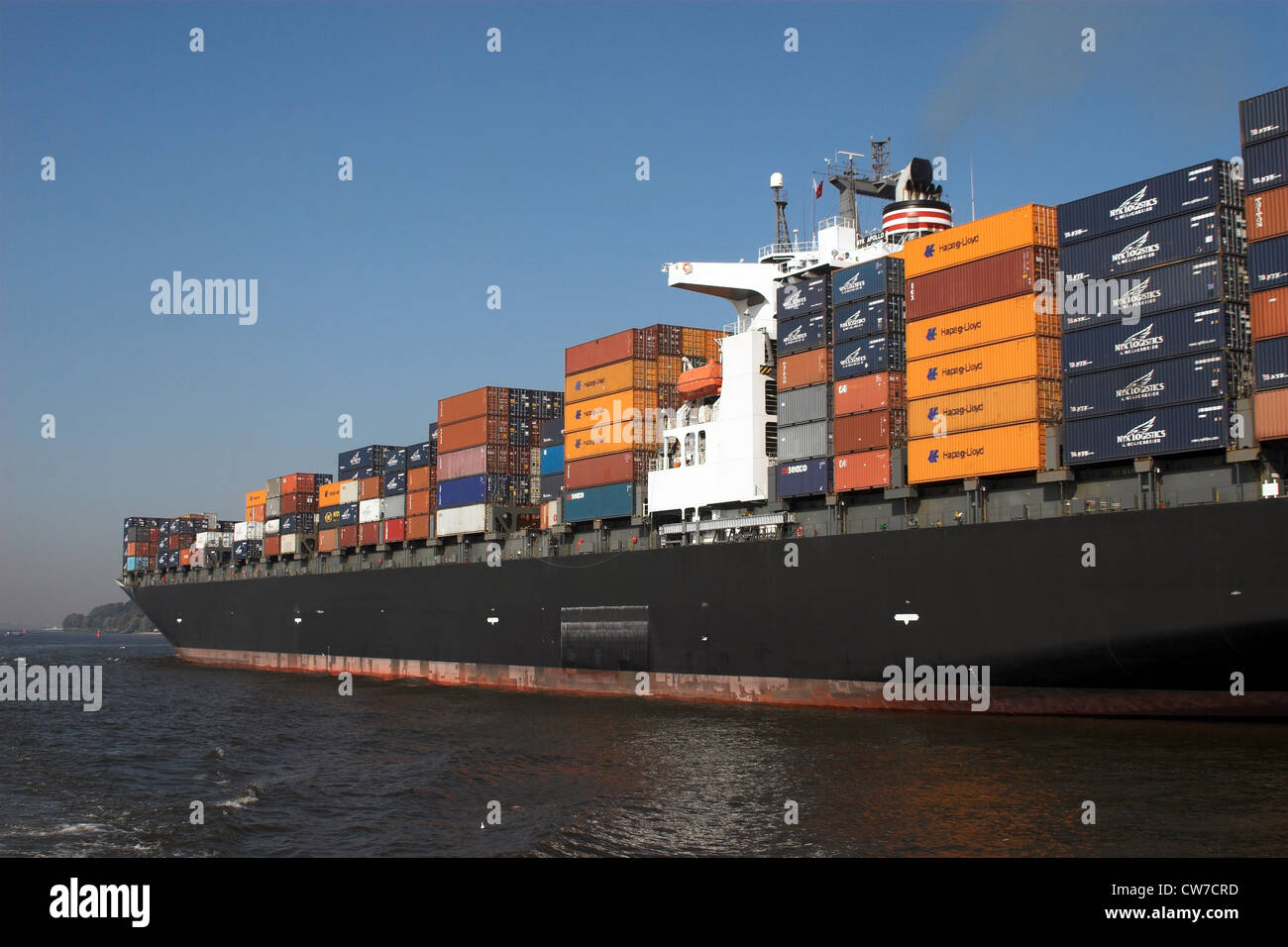 Giant container ship hi-res stock photography and images - Alamy