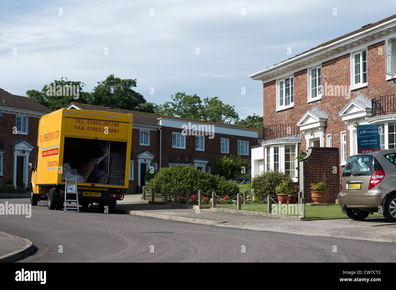 Lift assist hi-res stock photography and images - Alamy