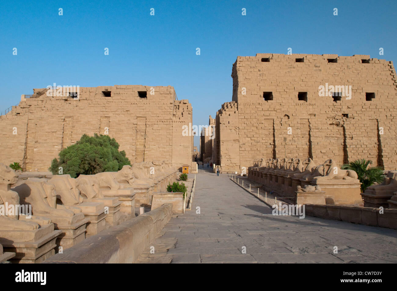 Temples karnak ancient thebes hi-res stock photography and images - Alamy