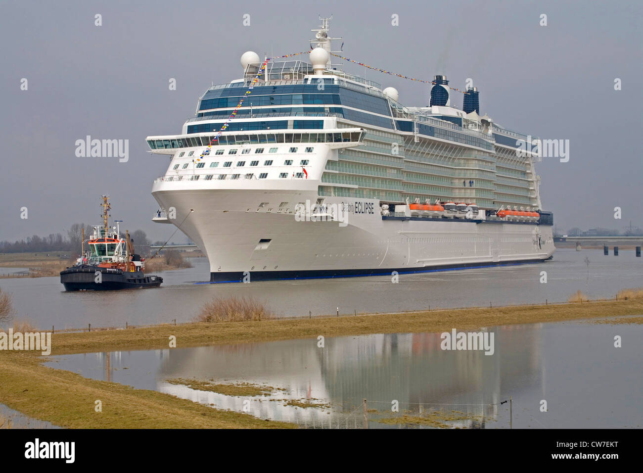 German passenger cargo ship date hi-res stock photography and images ...