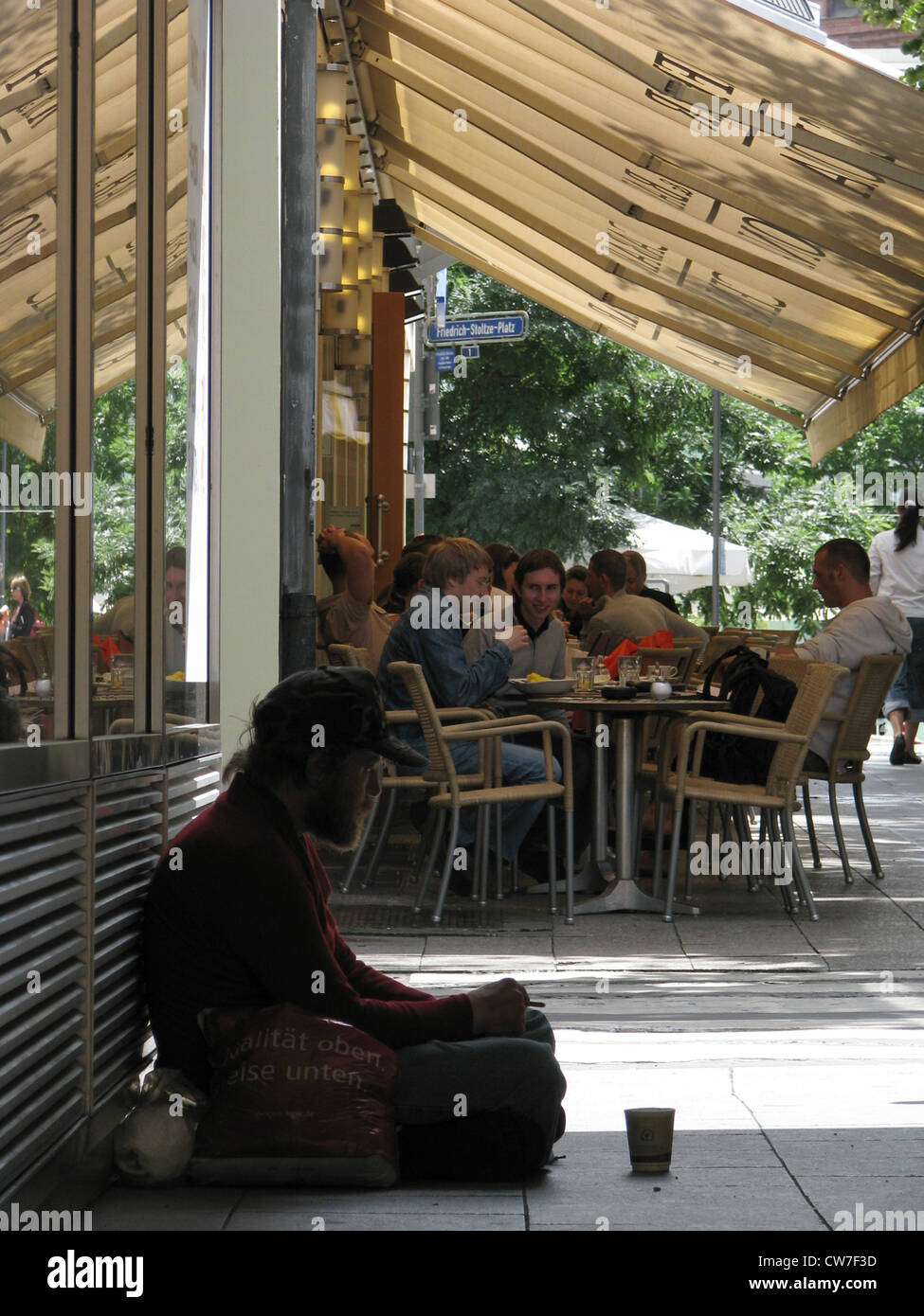 Homeless person coffee hi-res stock photography and images - Alamy