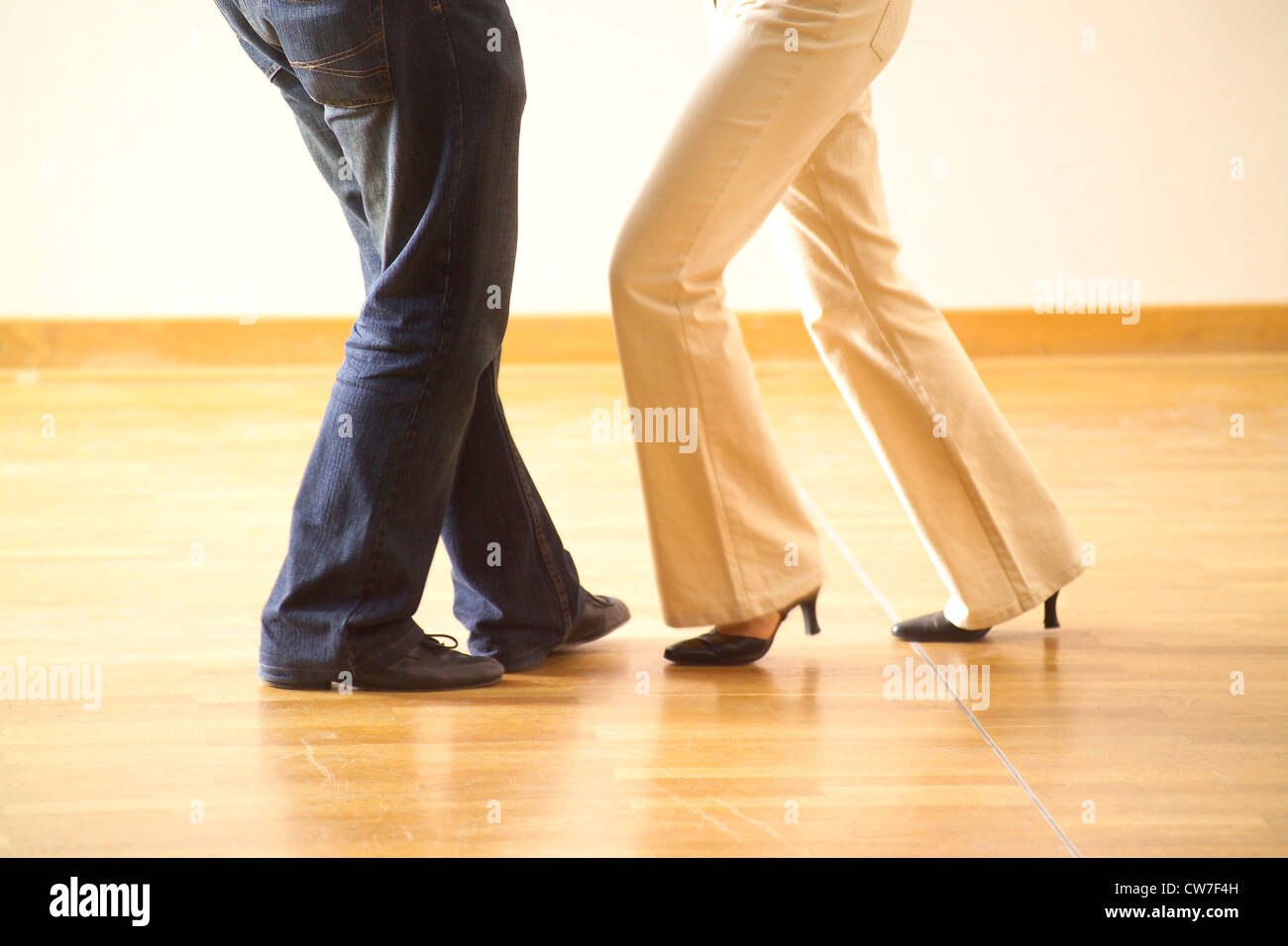 Dancing feet couple hi-res stock photography and images - Alamy