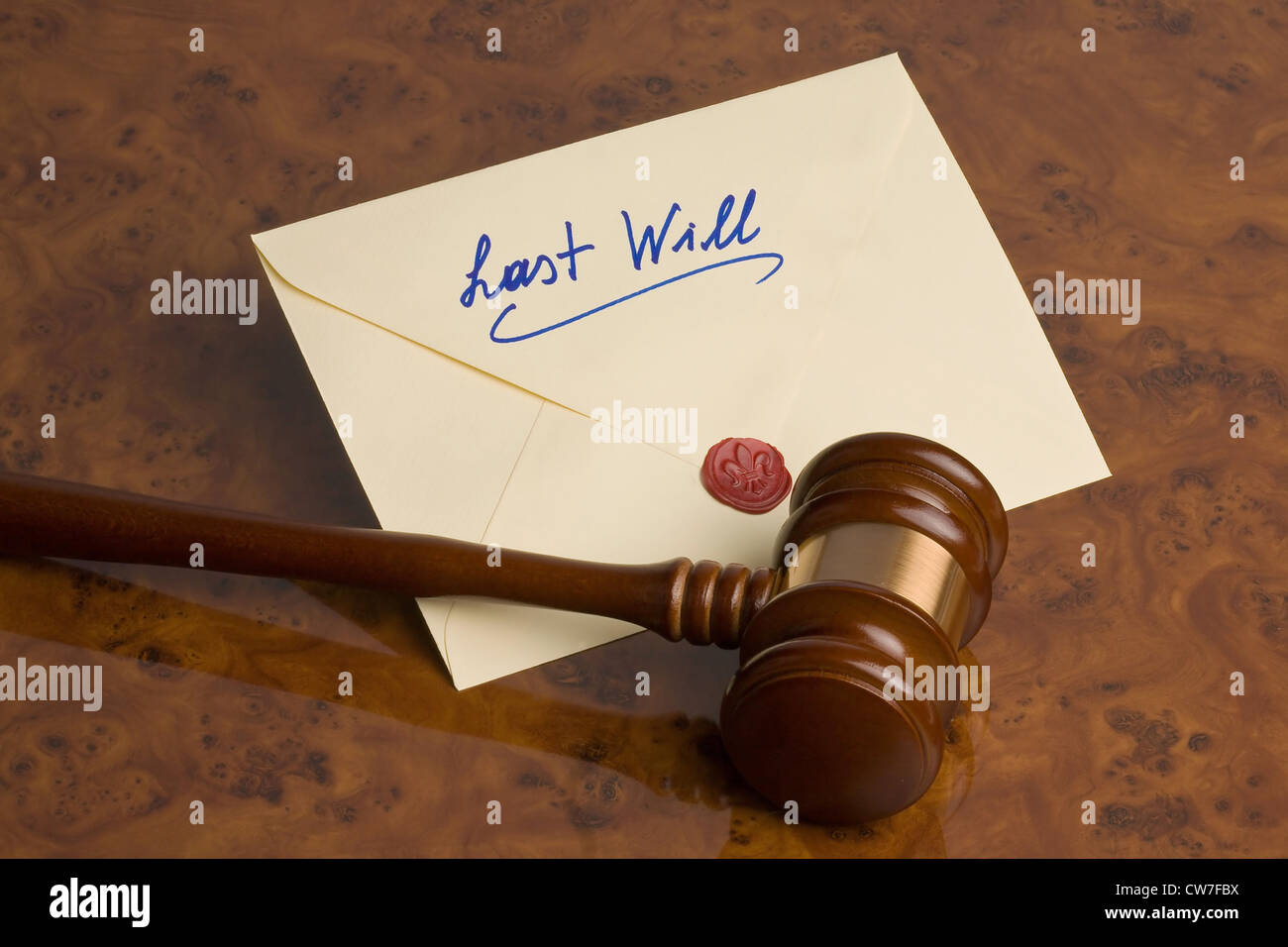 Justice hammers hi-res stock photography and images - Alamy