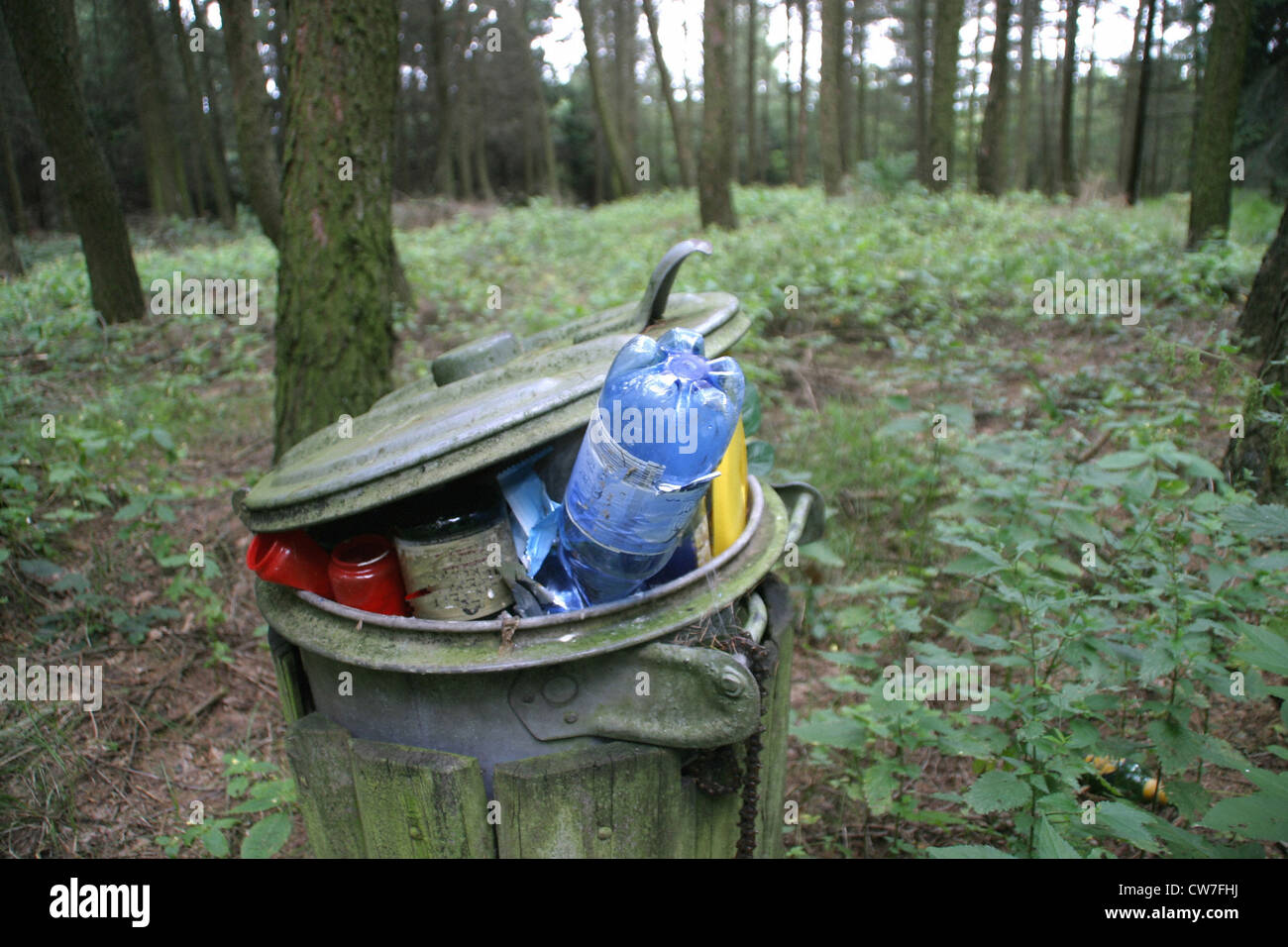 Dustbin woods hi-res stock photography and images - Alamy