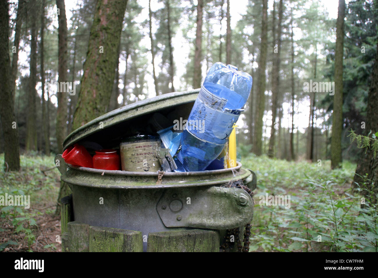 Dustbin woods hi-res stock photography and images - Alamy