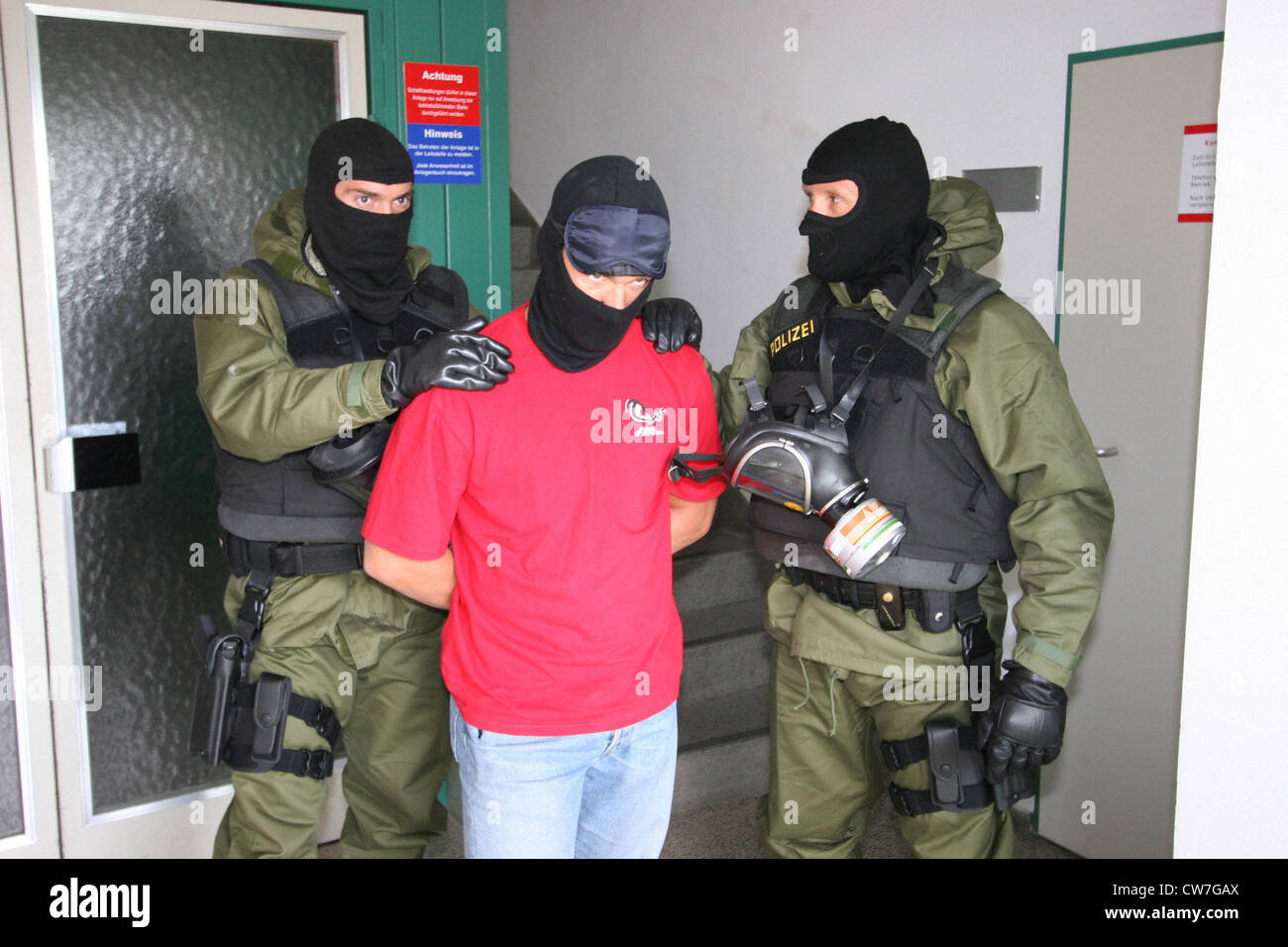 Employment of the Cobra Austrian anti-terror unit Stock Photo - Alamy