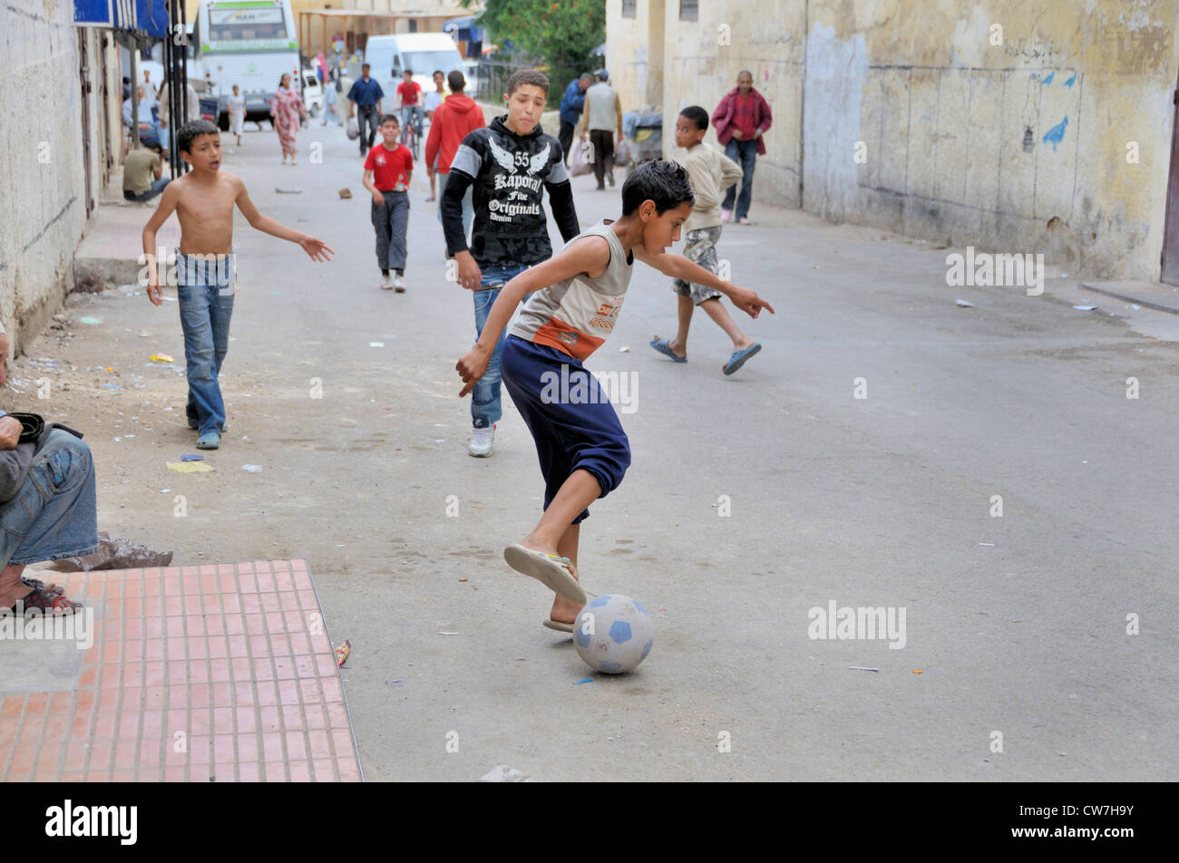Moroccan boys street football hi-res stock photography and images - Alamy