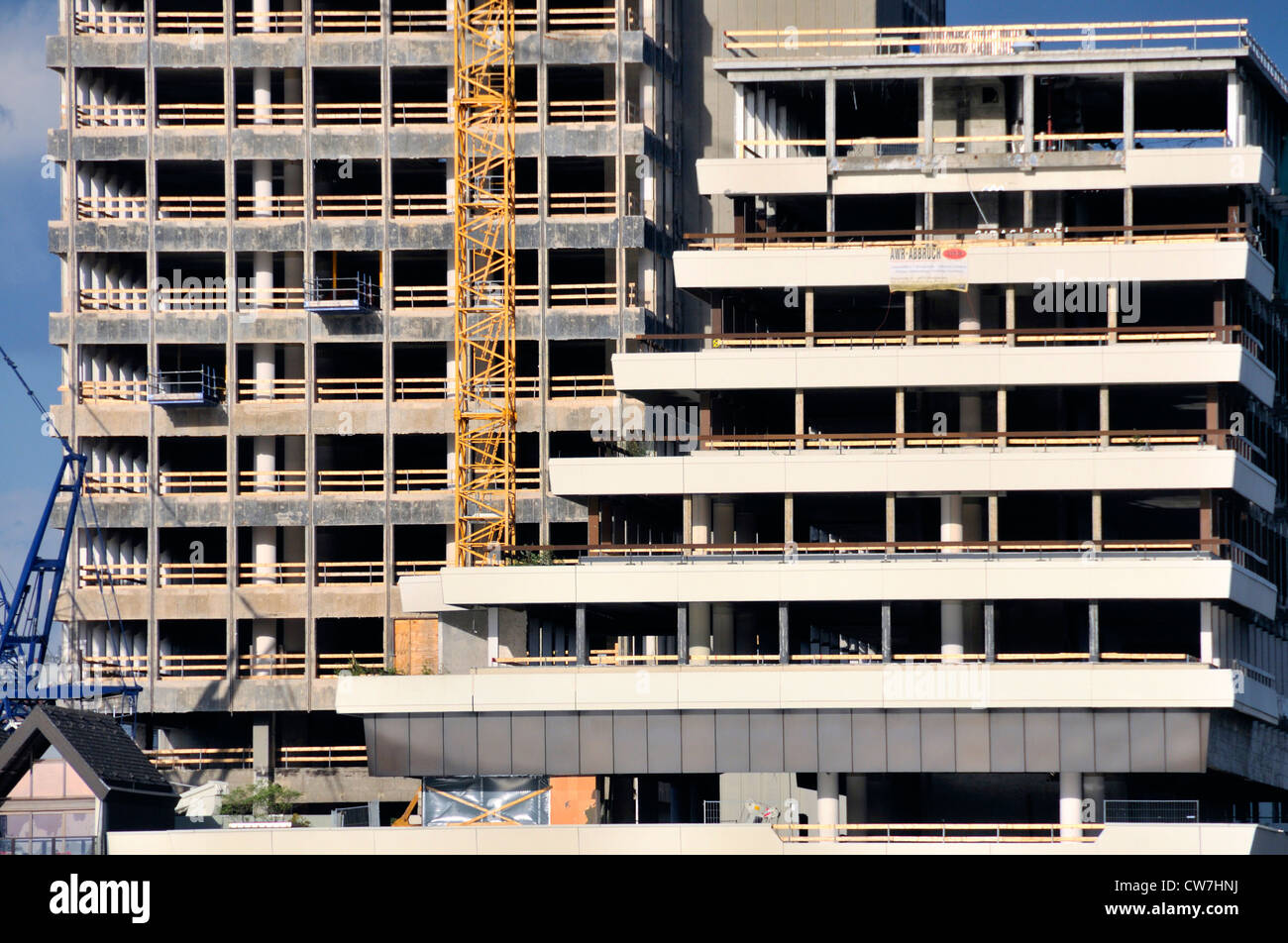 Scaffolding tower block hi-res stock photography and images - Alamy
