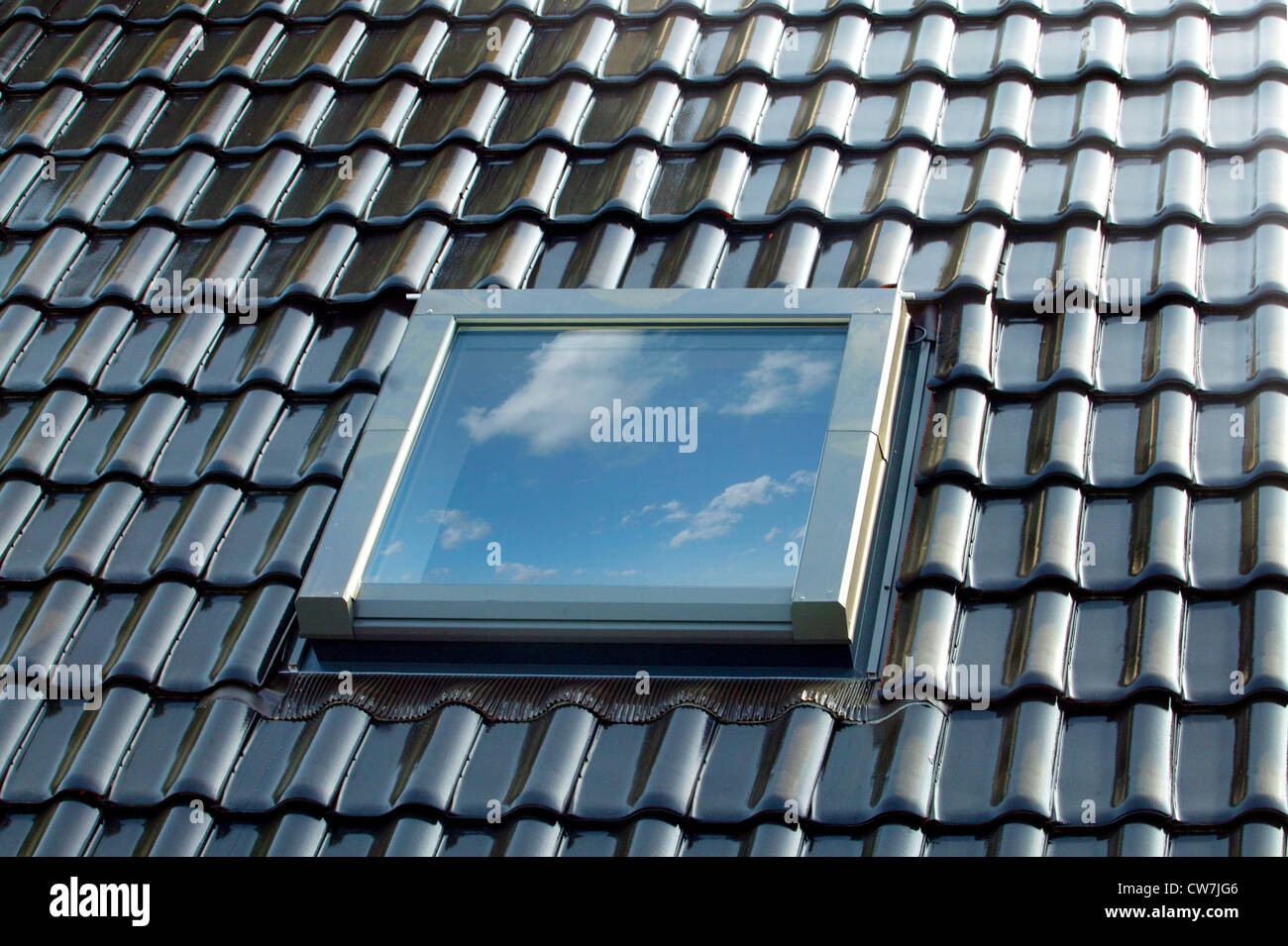 Slanting roof tiles hi-res stock photography and images - Alamy