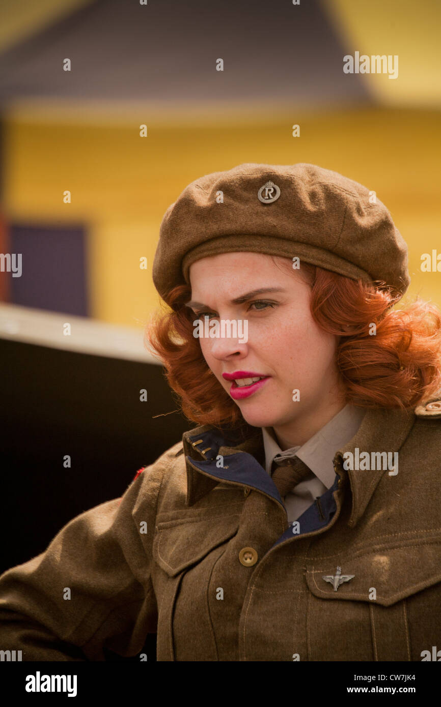 Young female in uniform army Stock Photo - Alamy