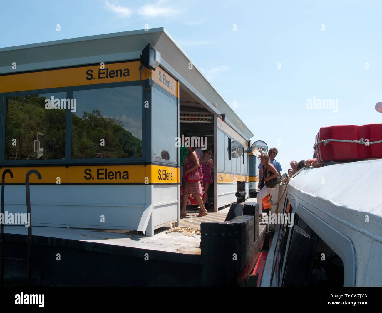 Passengers step off bus hi-res stock photography and images - Alamy