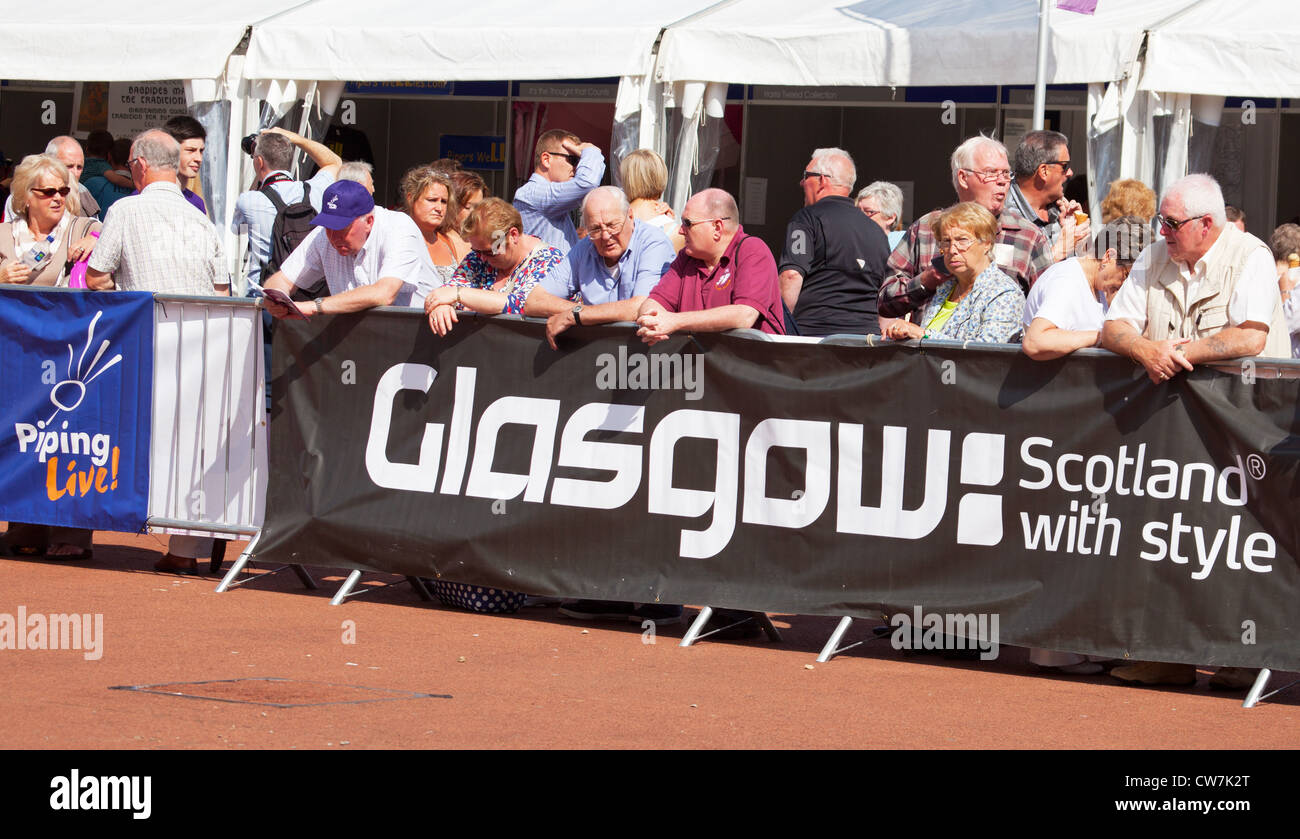 Piping live banners hi-res stock photography and images - Alamy