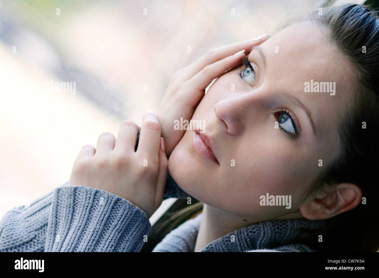 Looking absent hi-res stock photography and images - Alamy