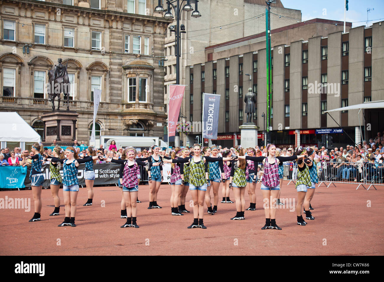 Highland dancers girls hi-res stock photography and images - Alamy