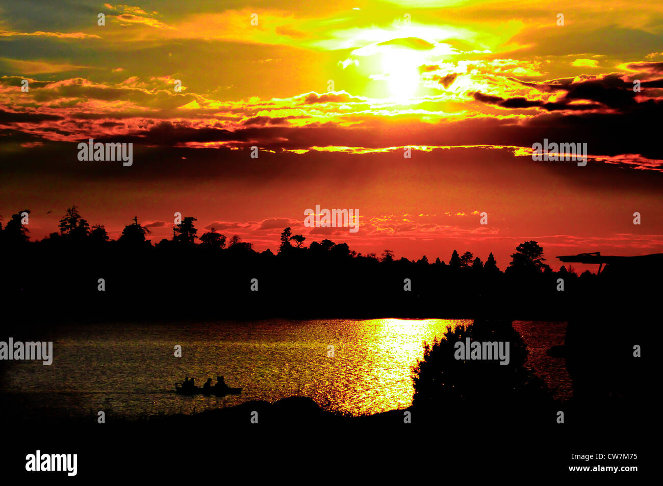 Lake boating sunset hi-res stock photography and images - Alamy
