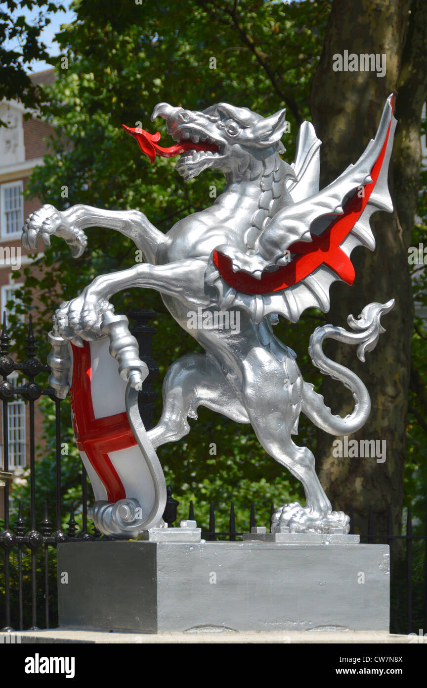 Dragon and shield statue marking the boundary of the City of London ...
