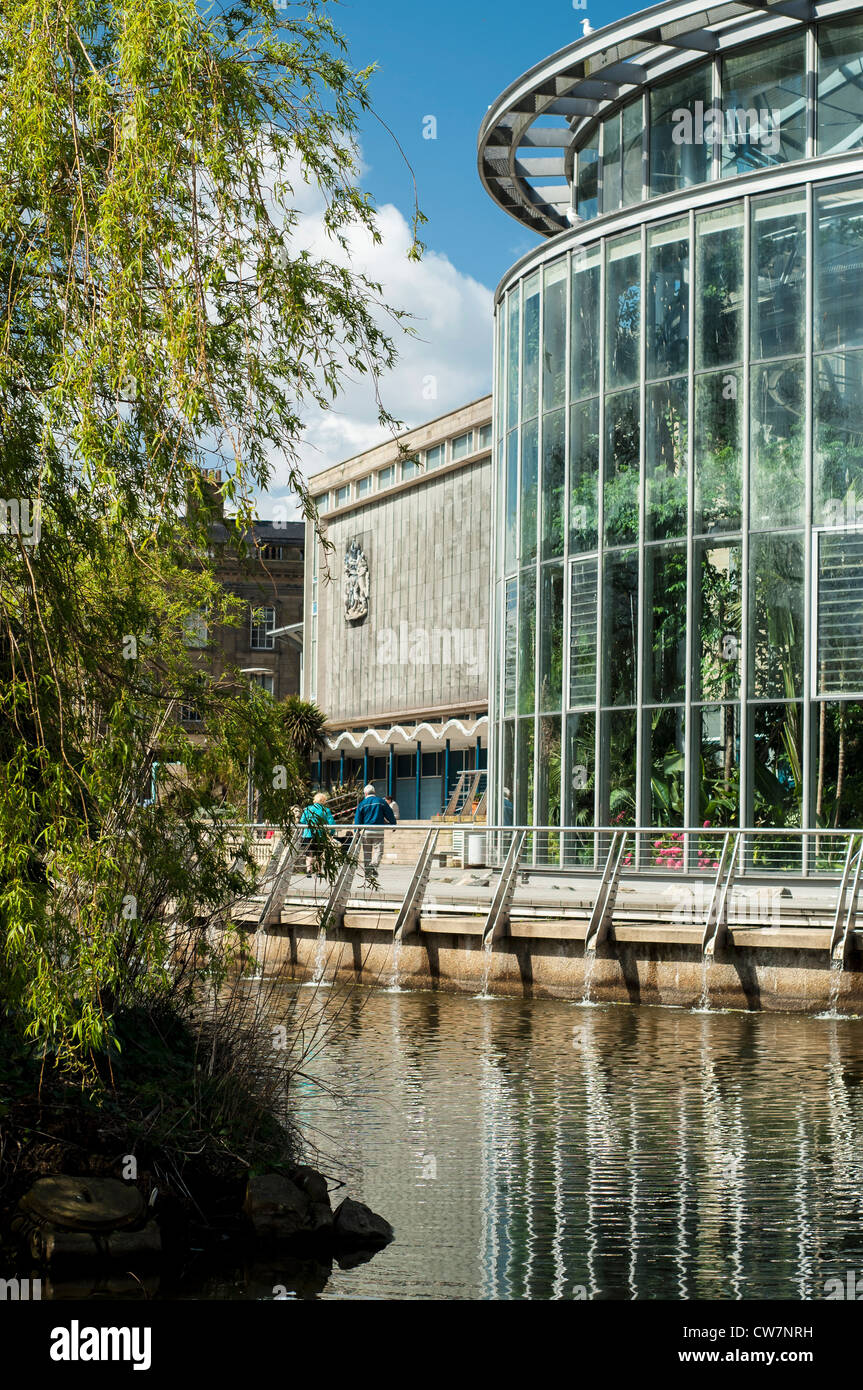 Sunderland museum and winter garden hi-res stock photography and images ...