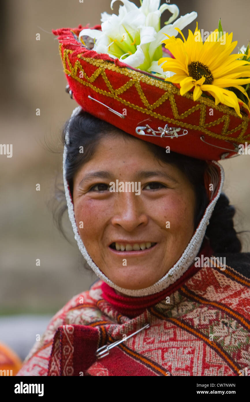 Machu picchu people family hi-res stock photography and images - Alamy