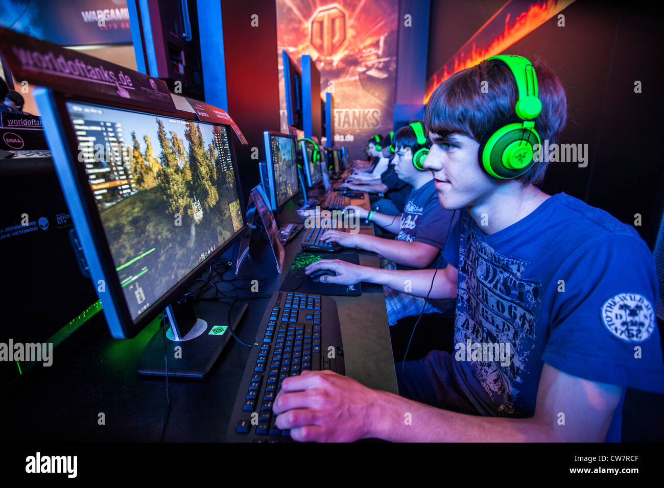 Gaming convention hi-res stock photography and images - Alamy