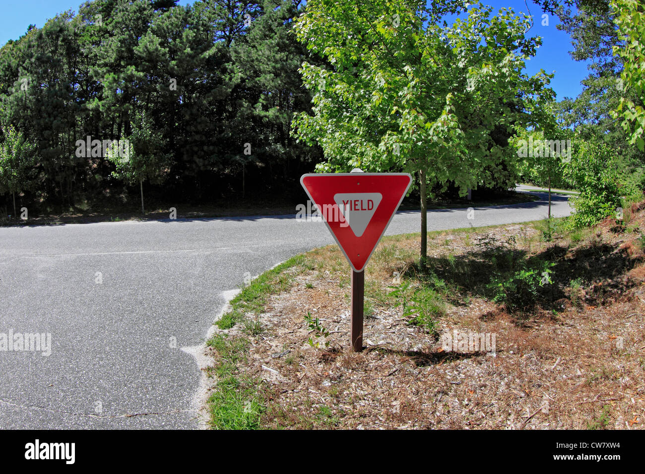 Yield curve hi-res stock photography and images - Alamy