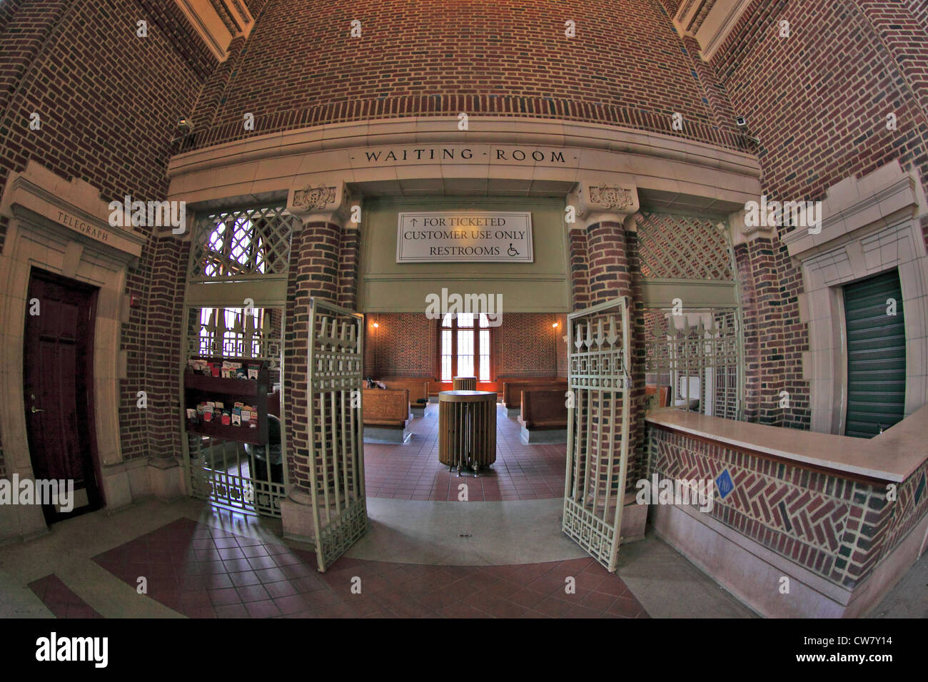 Train station Larkin Plaza Yonkers New York Stock Photo - Alamy