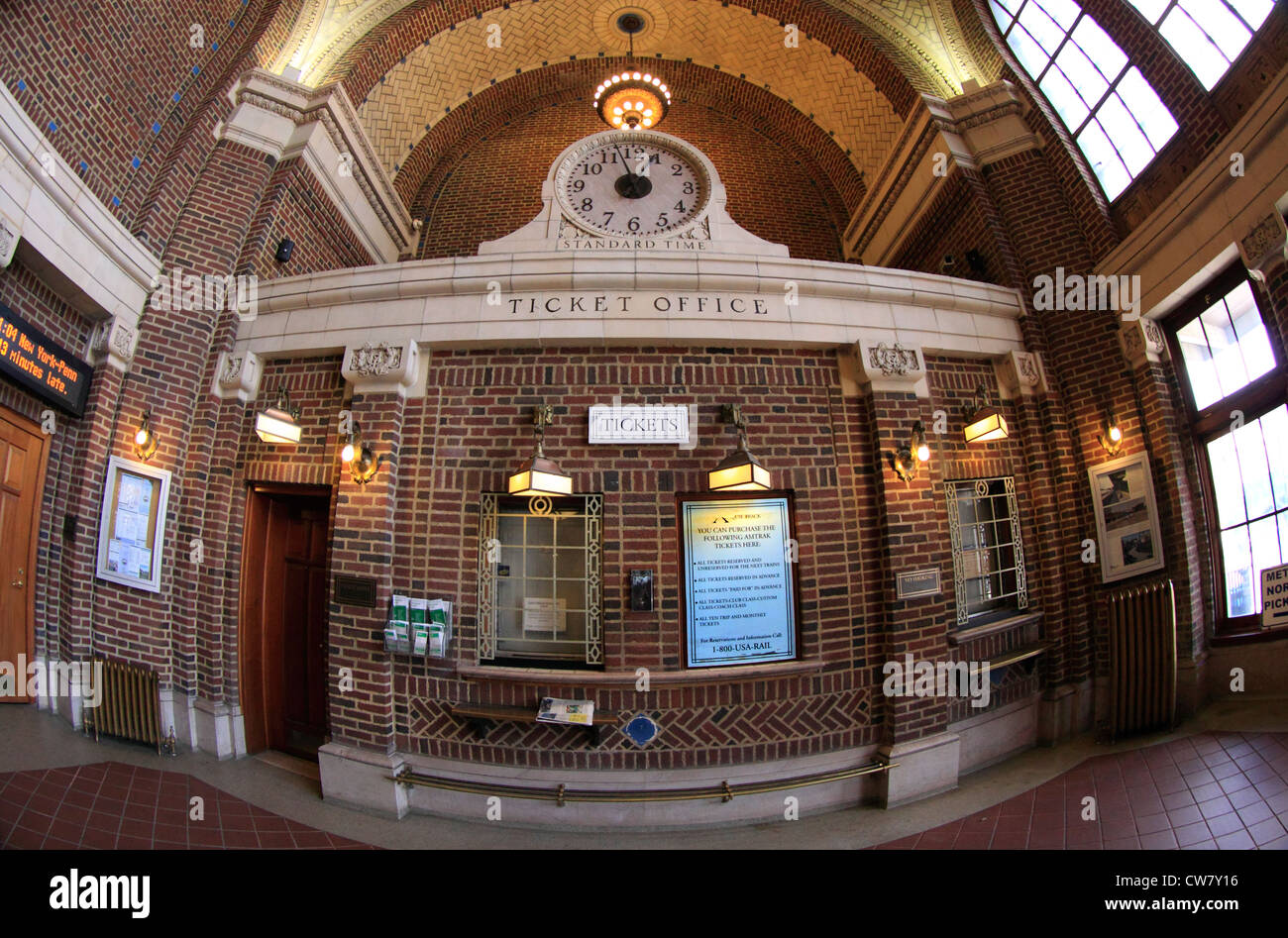 Train station Larkin Plaza Yonkers New York Stock Photo - Alamy
