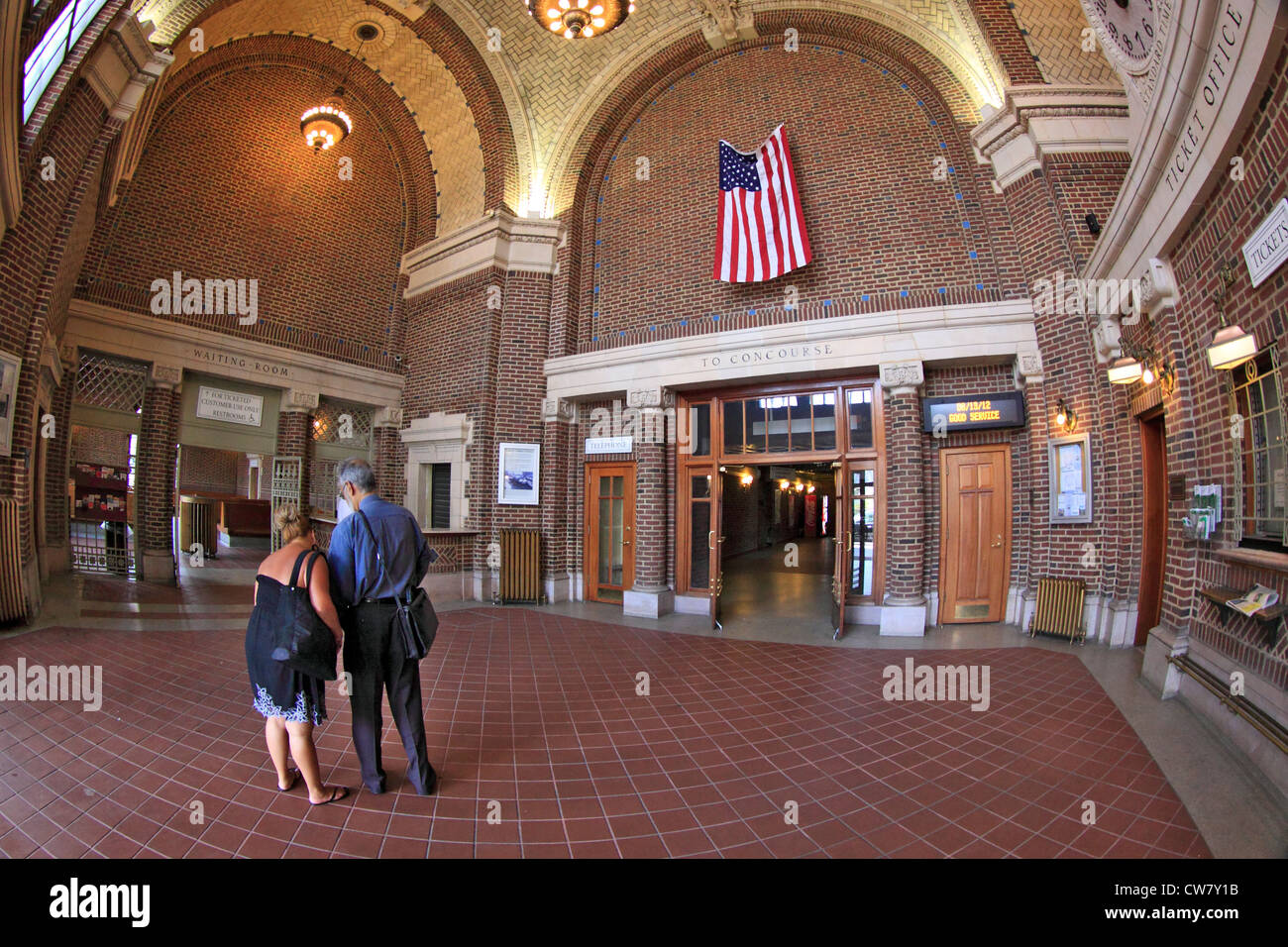 Train station Larkin Plaza Yonkers New York Stock Photo - Alamy