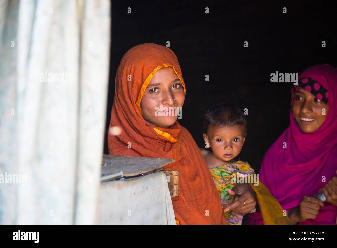 Pakistan mother and baby hi-res stock photography and images - Alamy