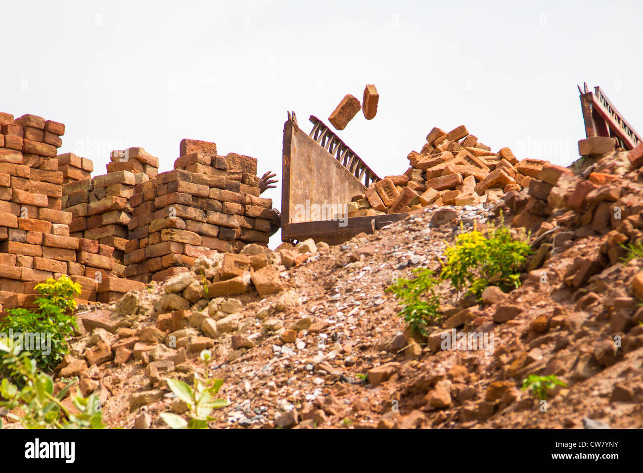 Loading bricks at a brick works in Punjab Province, Pakistan Stock ...