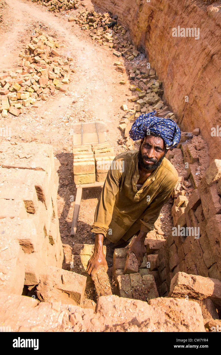Pakistani brick hi-res stock photography and images - Alamy