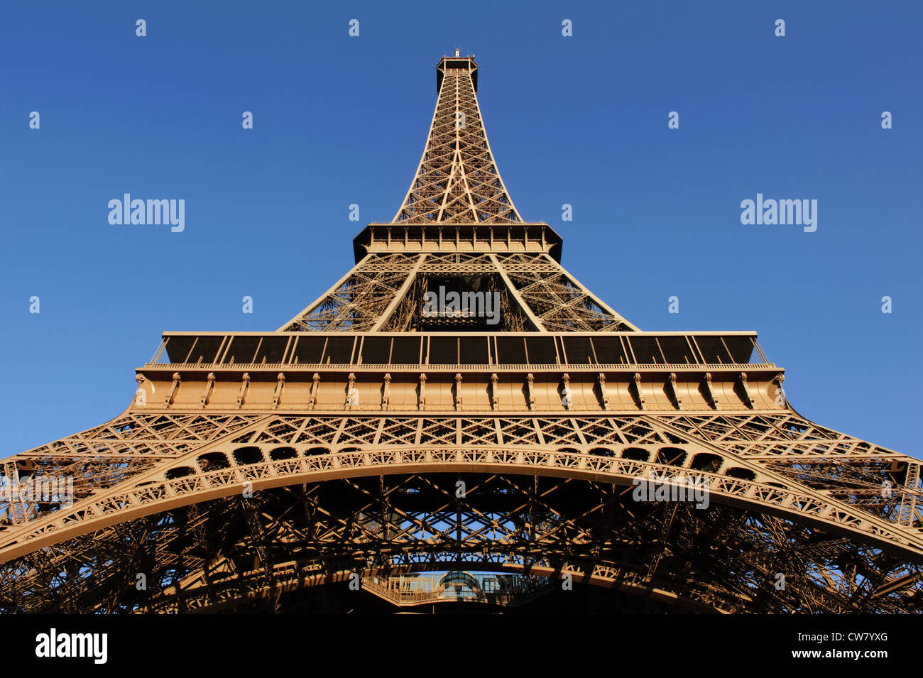 Bottom eiffel tower hi-res stock photography and images - Alamy
