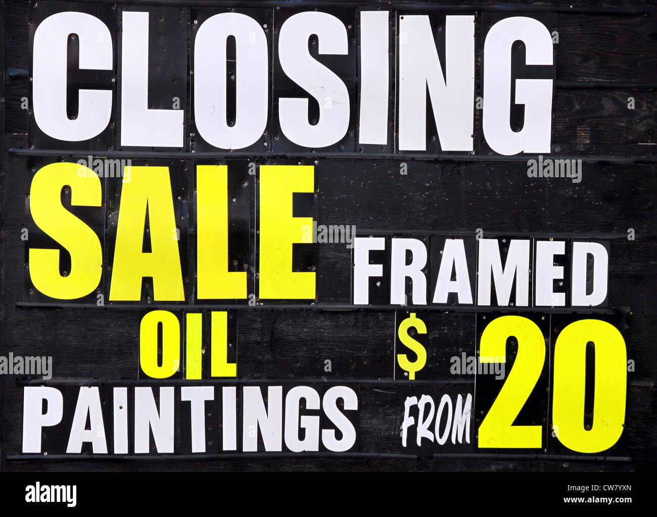 Closing Sale Sign Stock Photo - Alamy