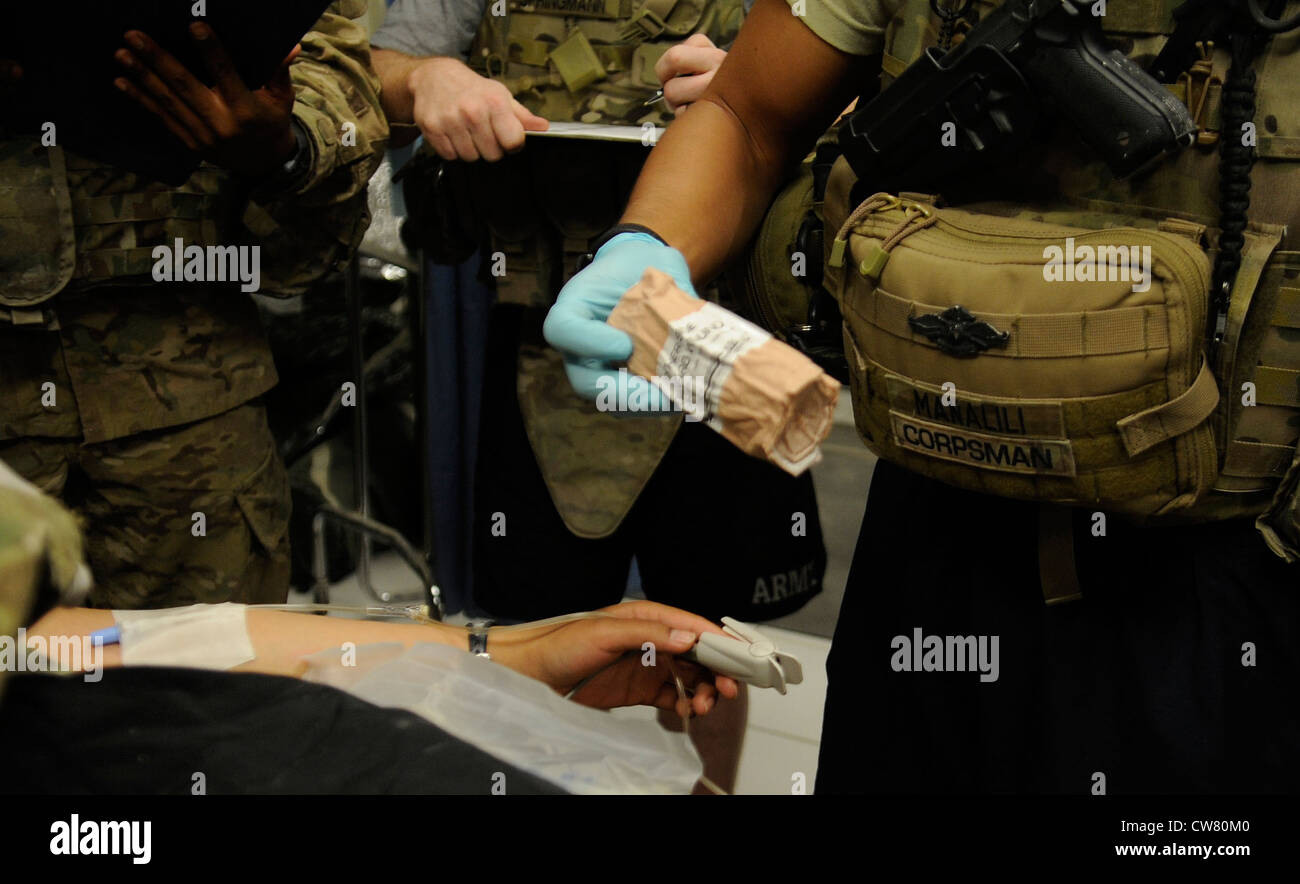 Navy hospital corpsman 2nd class hi-res stock photography and images ...