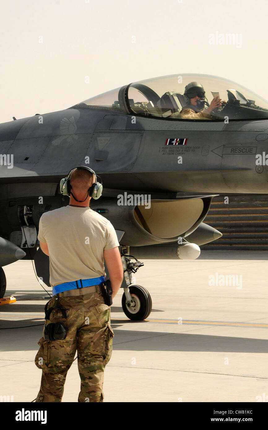 F-16s from the Minnesota Air National Guard’s 179th Expeditionary ...