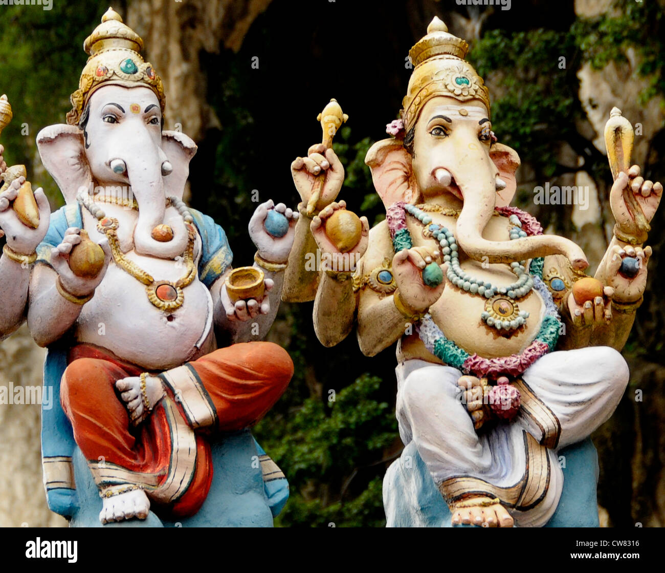 Hindu shrine temple cave hi-res stock photography and images - Alamy