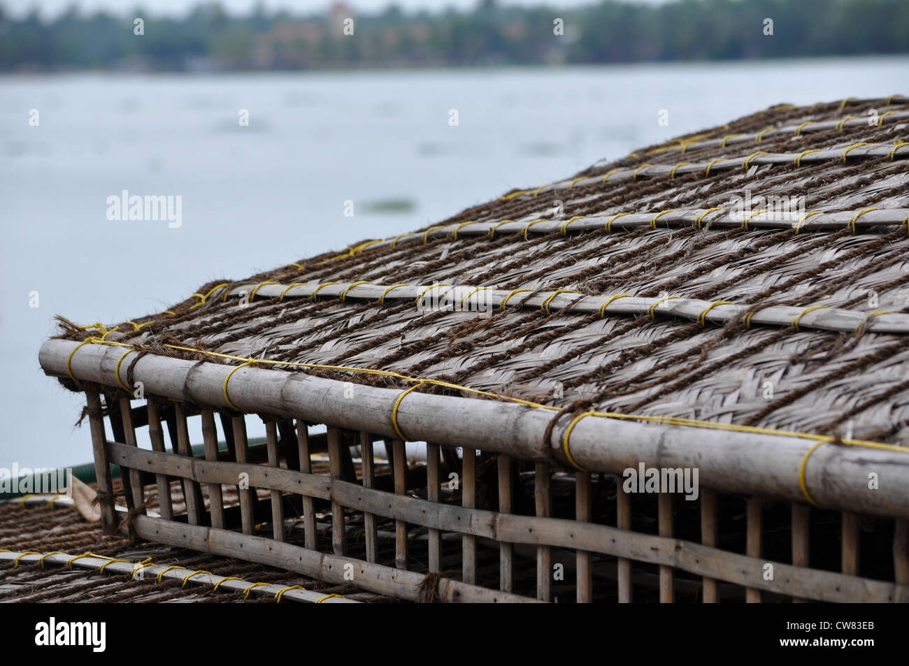 Backwaters houseboat tatched roof hi-res stock photography and images ...