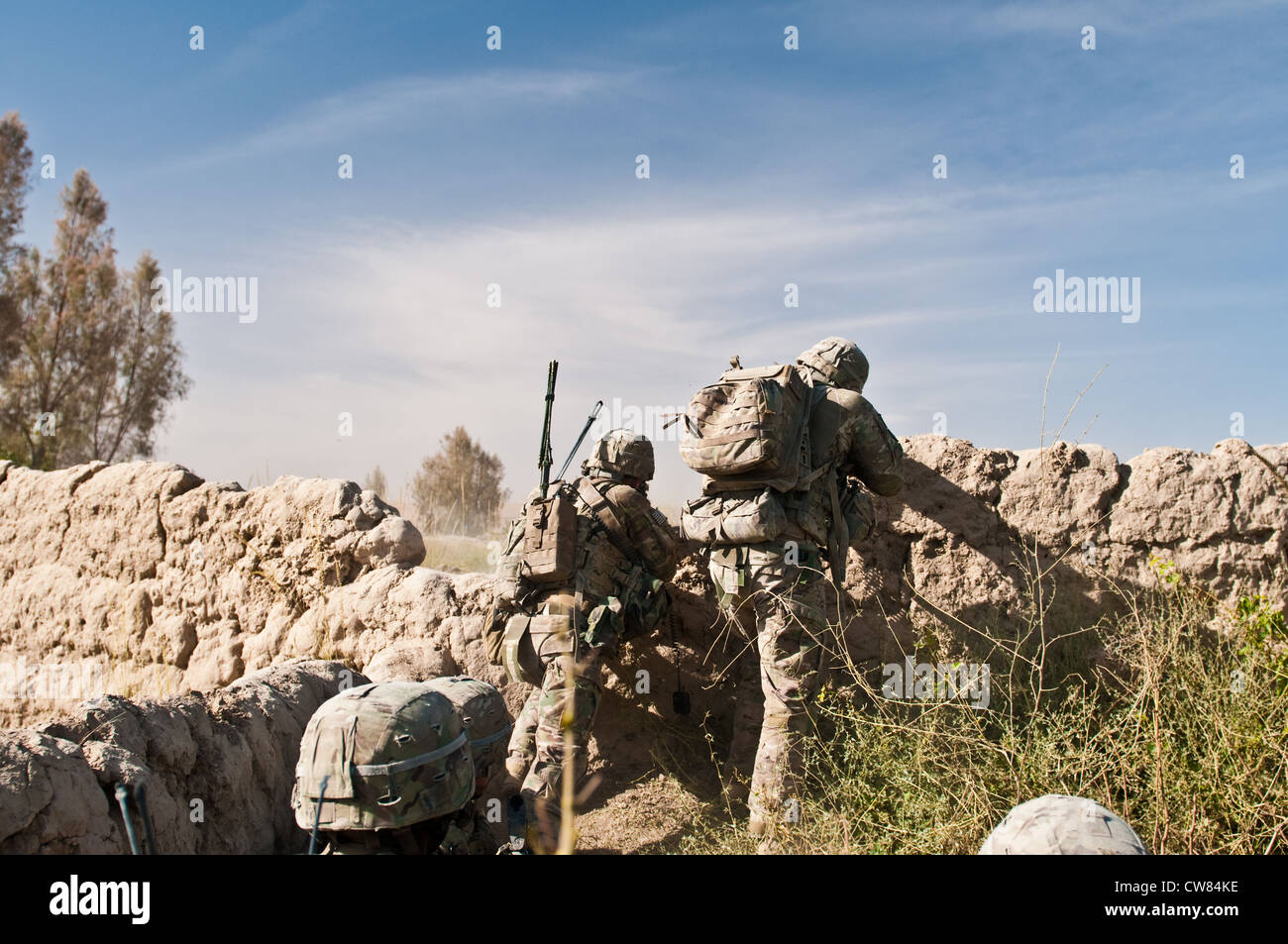 Soldiers with 2nd Platoon, Apache Company, 1st Battalion, 23rd Infantry ...