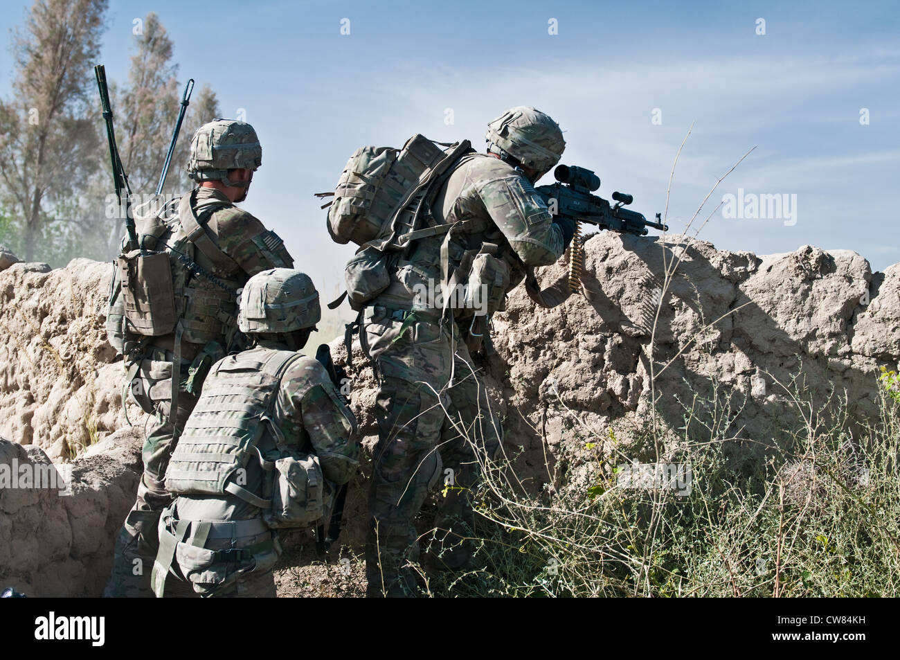 Soldiers with 2nd Platoon, Apache Company, 1st Battalion, 23rd Infantry ...