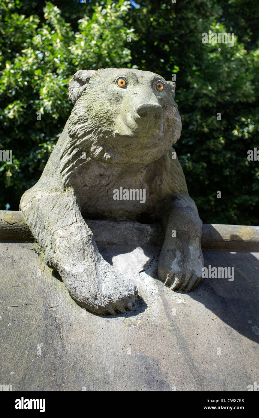 Bute park cardiff animal wall hi-res stock photography and images - Alamy
