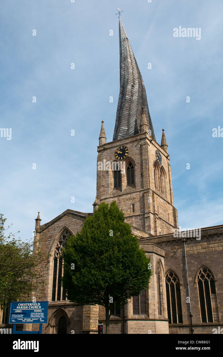 The crooked spire church in Chesterfield, Derbyshire England UK Stock ...