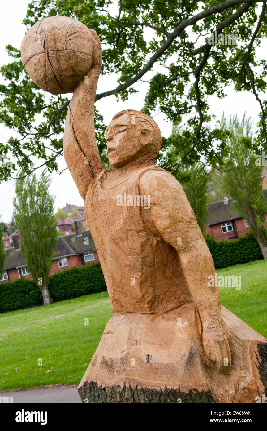 Wood Sculpture by Mark Butler at Heathfield Park in Nottingham ...