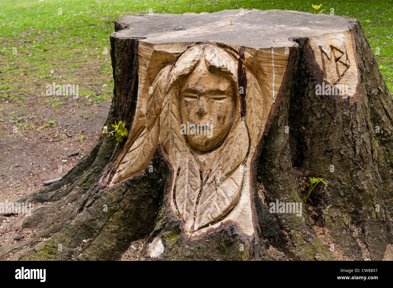 Wood Sculpture by Mark Butler at Vernon Park in Nottingham ...
