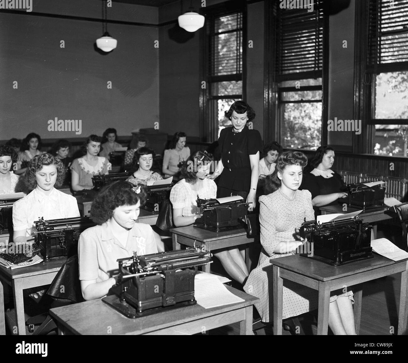 Women typing historical Black and White Stock Photos & Images - Alamy